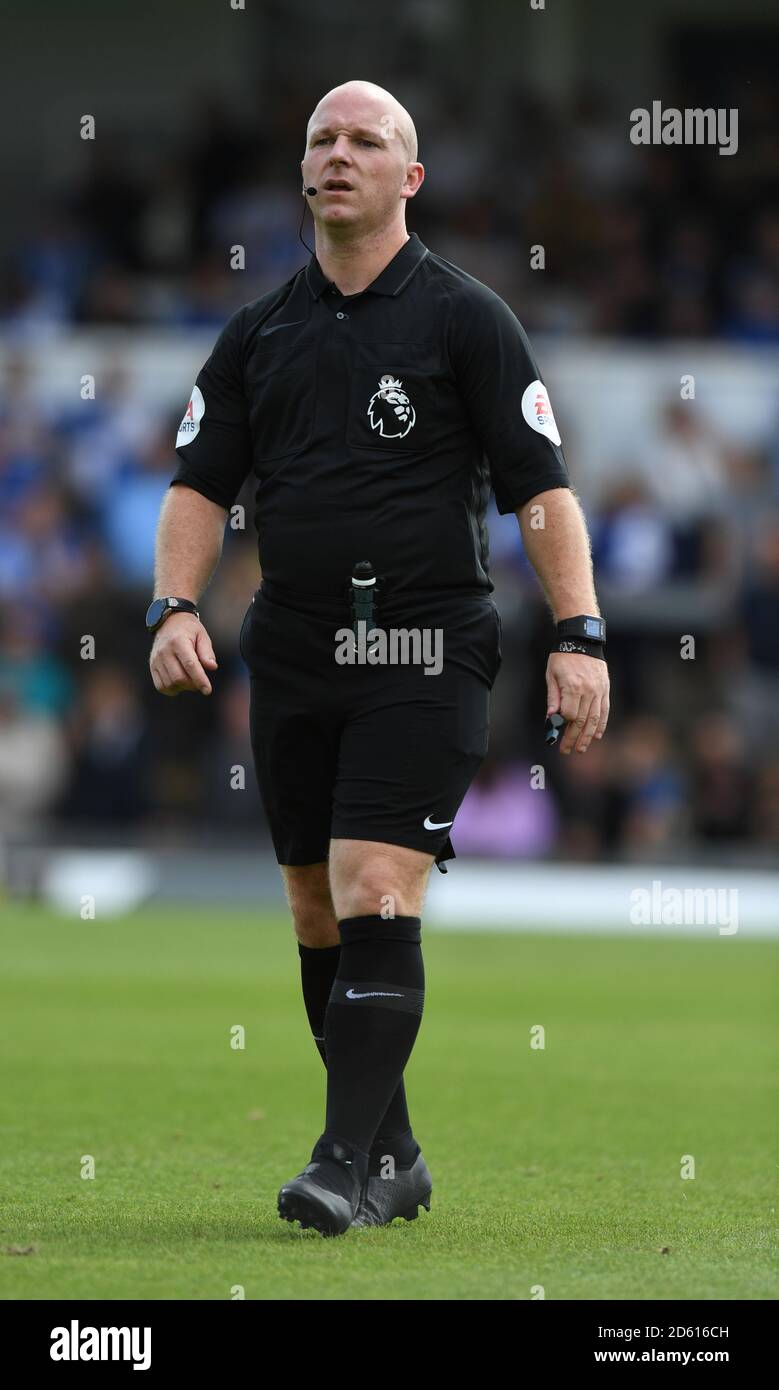 Soccer referee simon hooper hi-res stock photography and images - Alamy