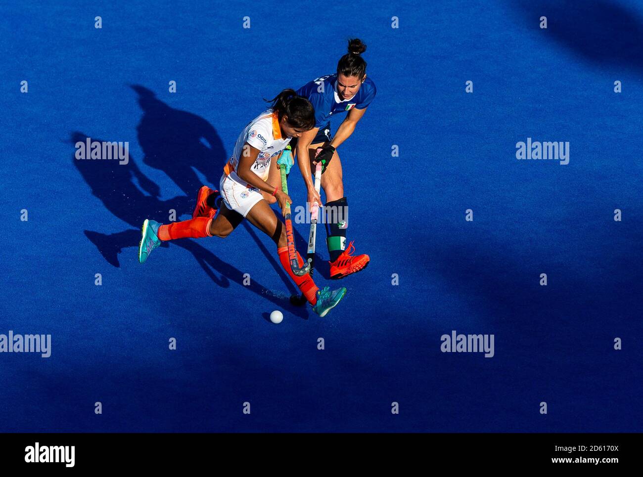 Italy's Chiara Tiddi and India's Vandana Katariya in action Stock Photo ...