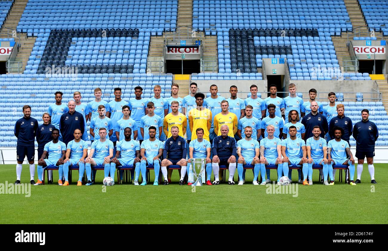 Team group shot of Coventry City players and coaching staff Stock Photo ...