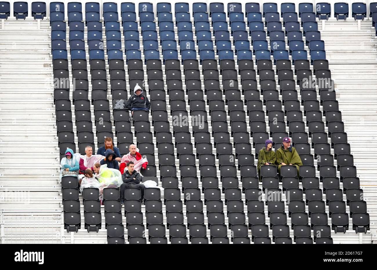 Sport fans rain hi-res stock photography and images - Alamy
