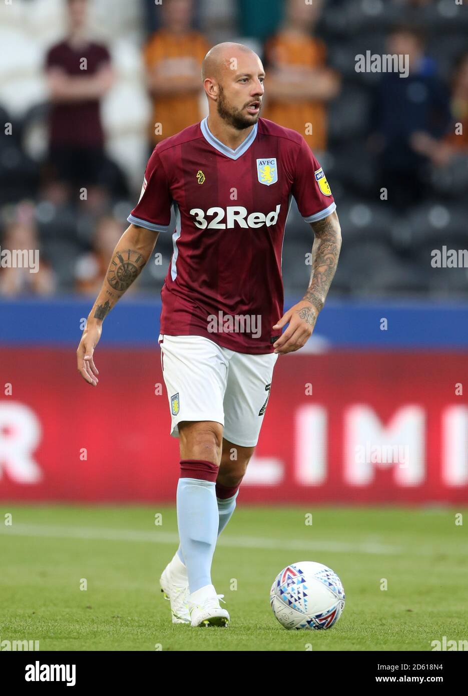 Aston Villa's Alan Hutton Stock Photo - Alamy