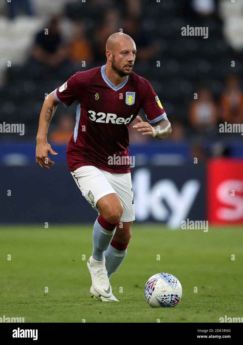 Aston Villa's Alan Hutton Stock Photo - Alamy