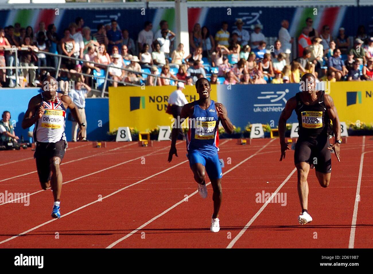 Great Britain's Marlon Devonish comes home to win the 100m final Stock ...