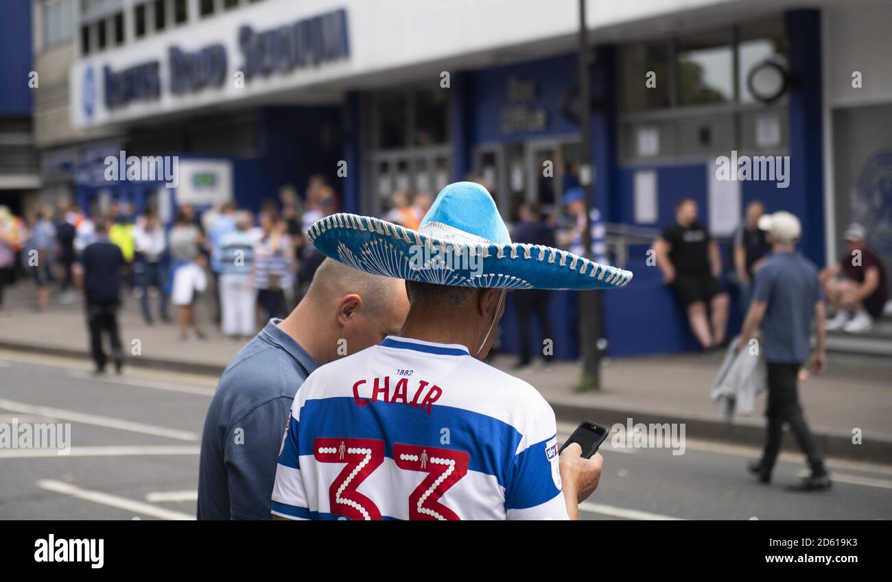 Qpr fans loftus road hi-res stock photography and images - Alamy