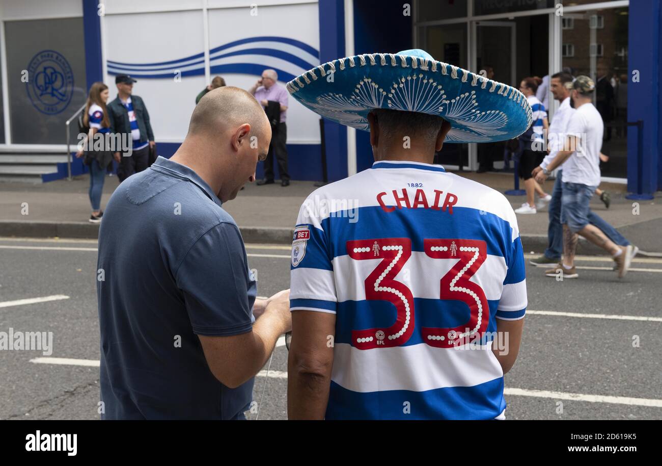 Qpr fans loftus road hi-res stock photography and images - Alamy