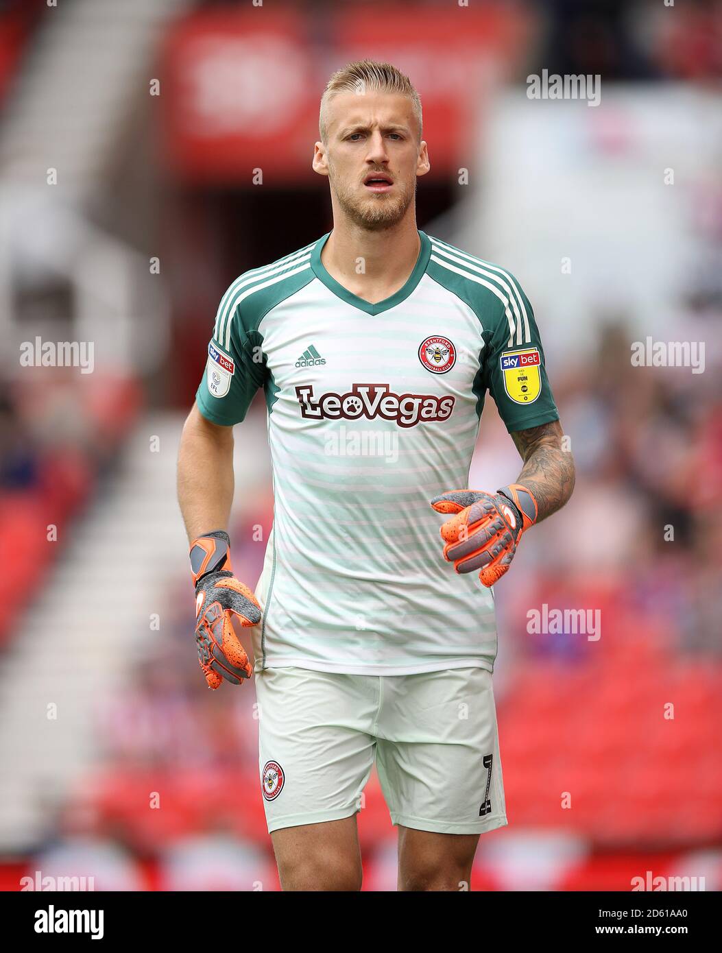 Brentford goalkeeper Daniel Bentley Stock Photo - Alamy