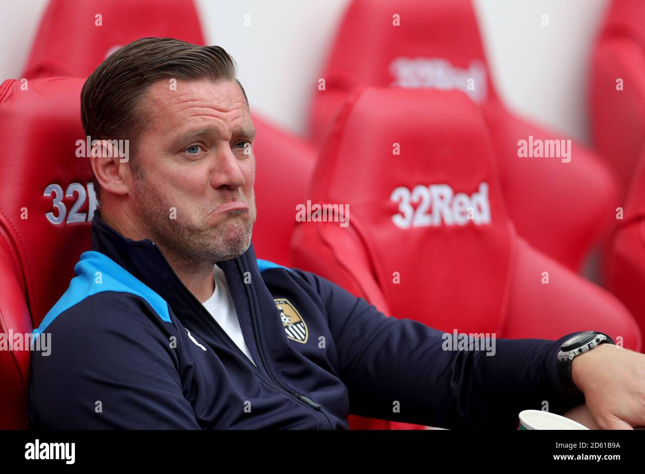 Notts county manager kevin nolan hi-res stock photography and images ...