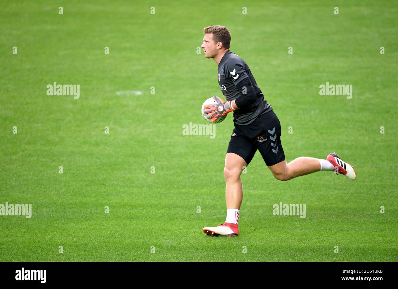 Dillon Phillips, Charlton Athletic goalkeeper Stock Photo - Alamy