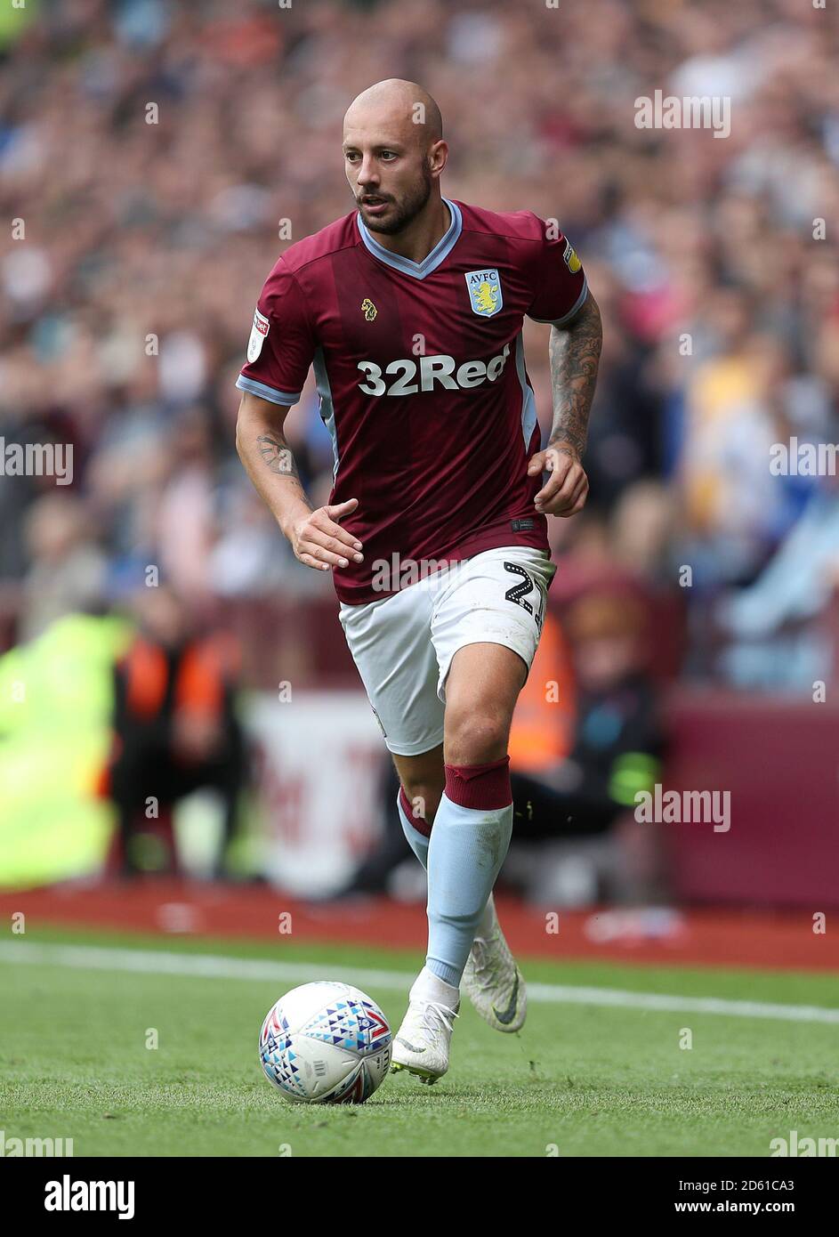 Aston Villa's Alan Hutton Stock Photo - Alamy