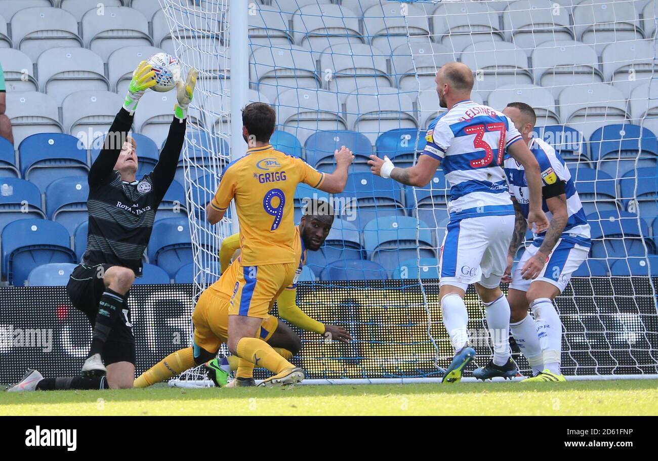 Queens Park Rangers' goalkeeper Joe Lumley makes a saving Stock Photo ...