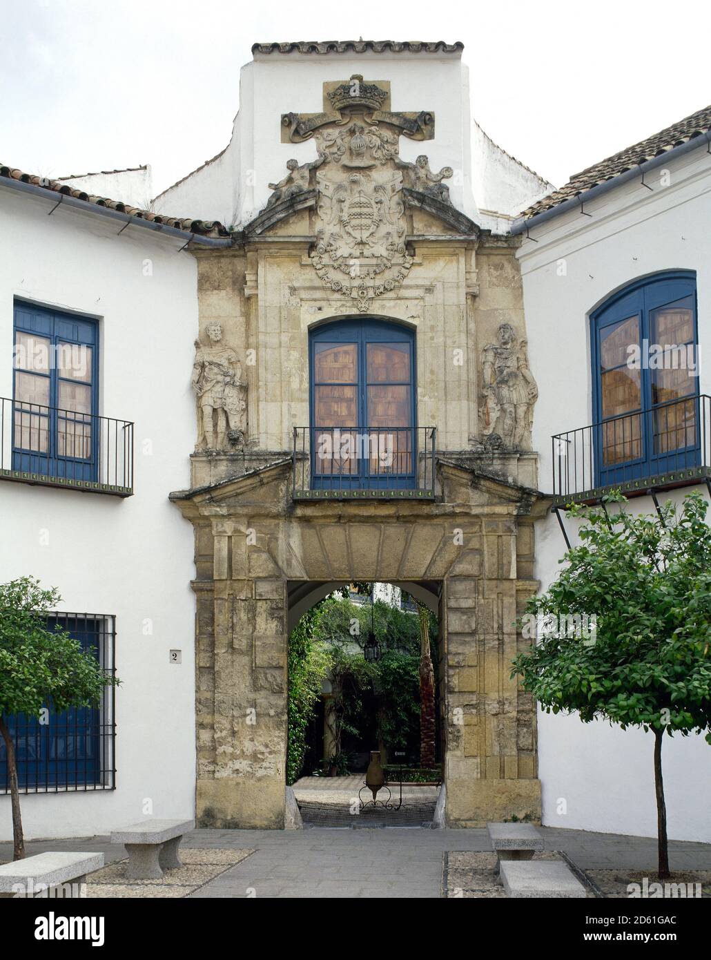 16th century palace hi-res stock photography and images - Alamy