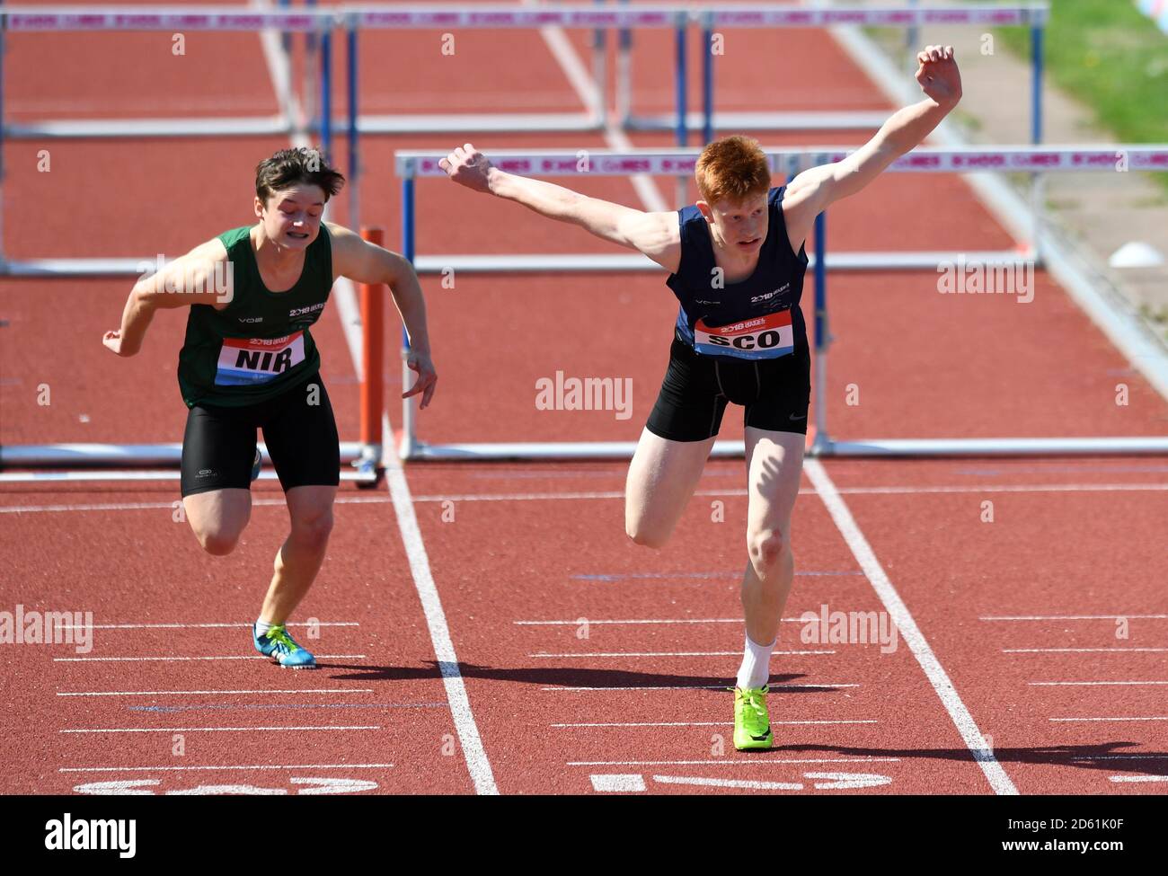 Boys 100m hurdles hi-res stock photography and images - Alamy