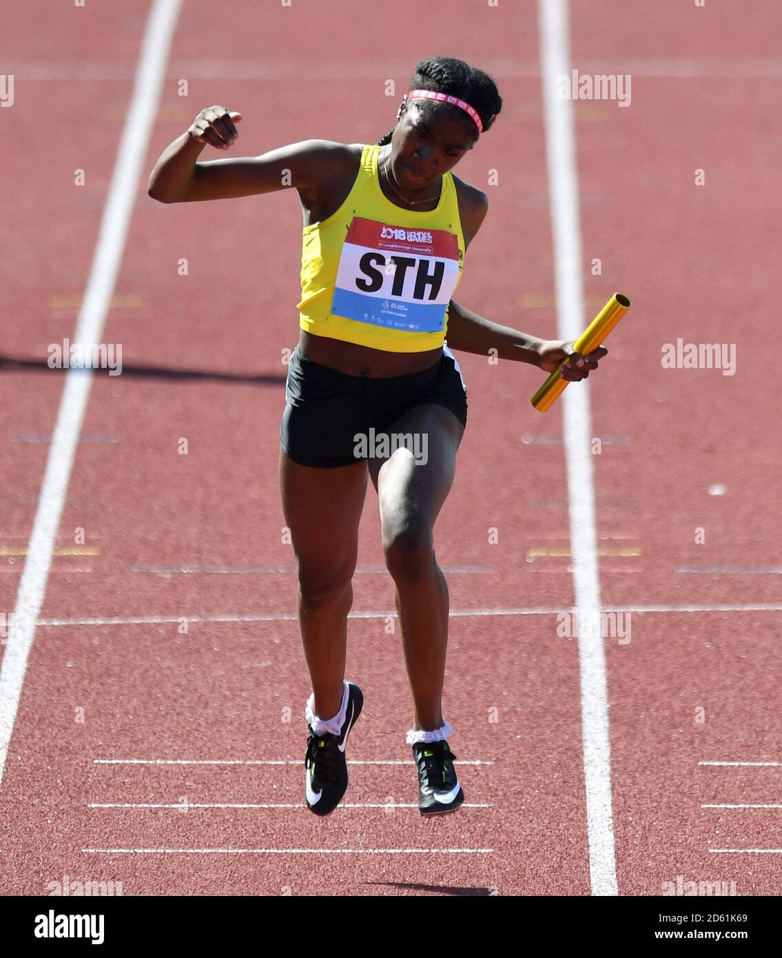They cross finish line hi-res stock photography and images - Alamy