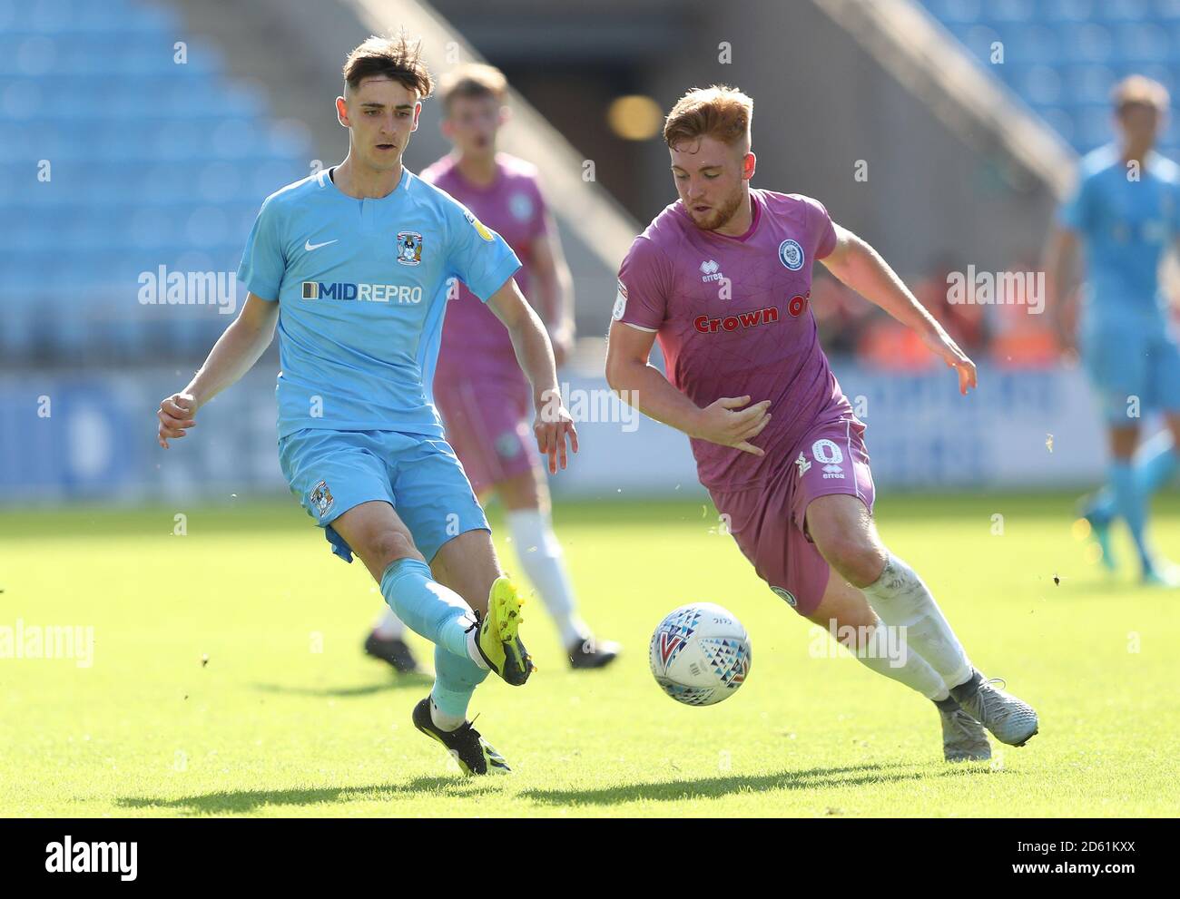 Coventry City's Tom Bayliss and Rochdale's Callum Camps (right Stock ...
