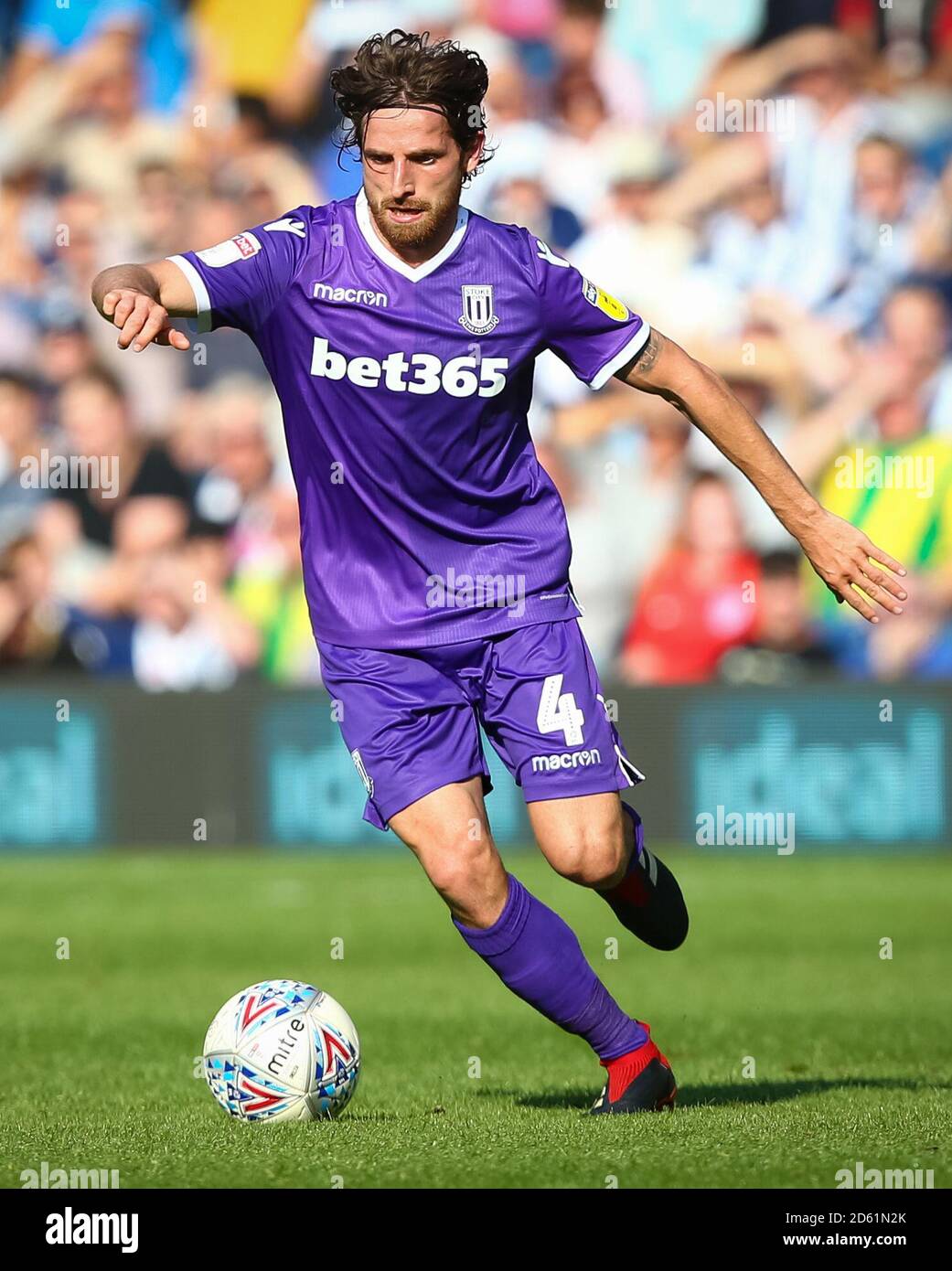 Stoke City's Joe Allen Stock Photo - Alamy