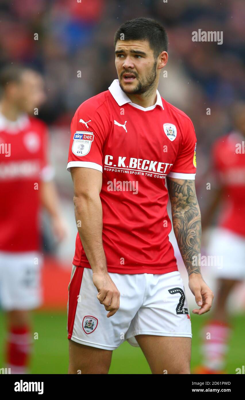 Barnsley's Alex Mowatt Stock Photo - Alamy