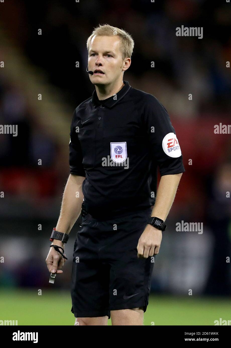 Gavin Ward, match referee Stock Photo - Alamy