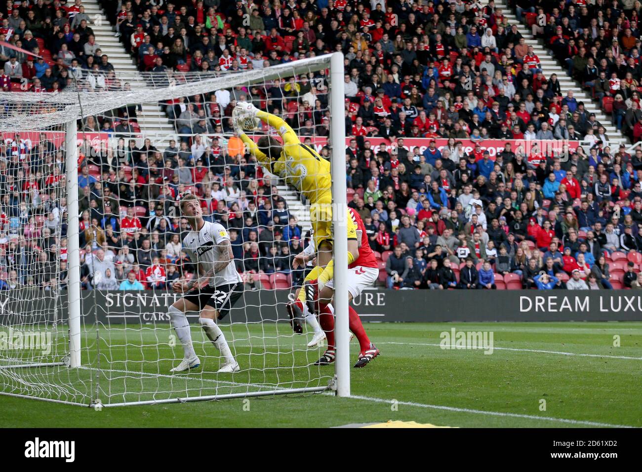 Swansea City goalkeeper Erwin Mulder saves late attempt by ...