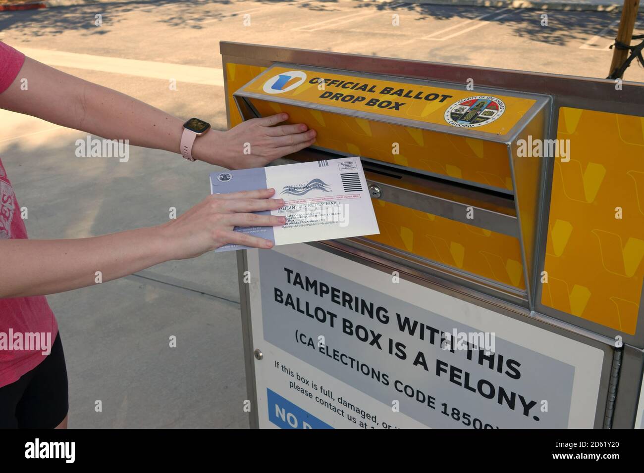 Metal ballot drop box hi-res stock photography and images - Alamy