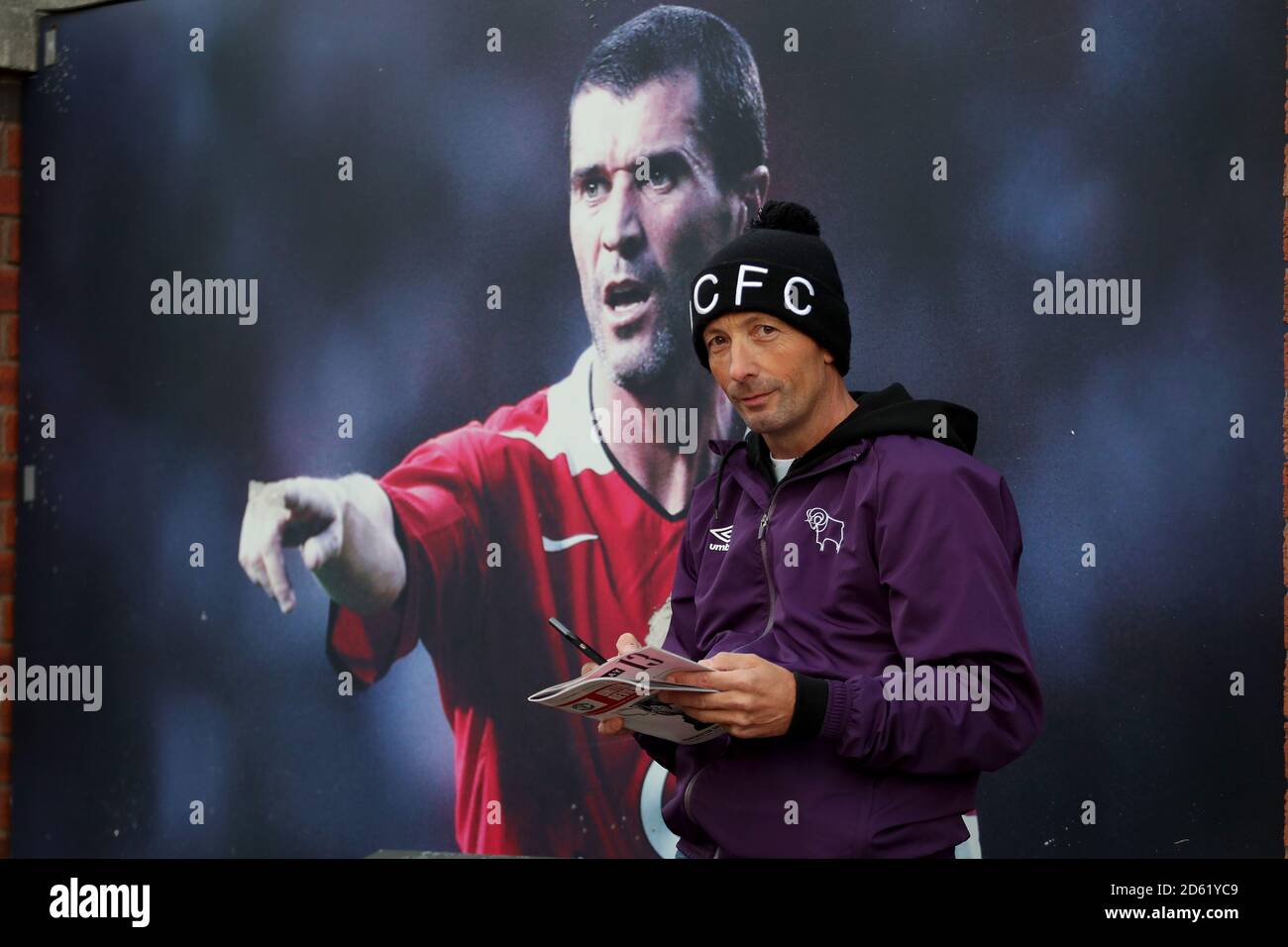 Football fan outside old hi-res stock photography and images - Alamy