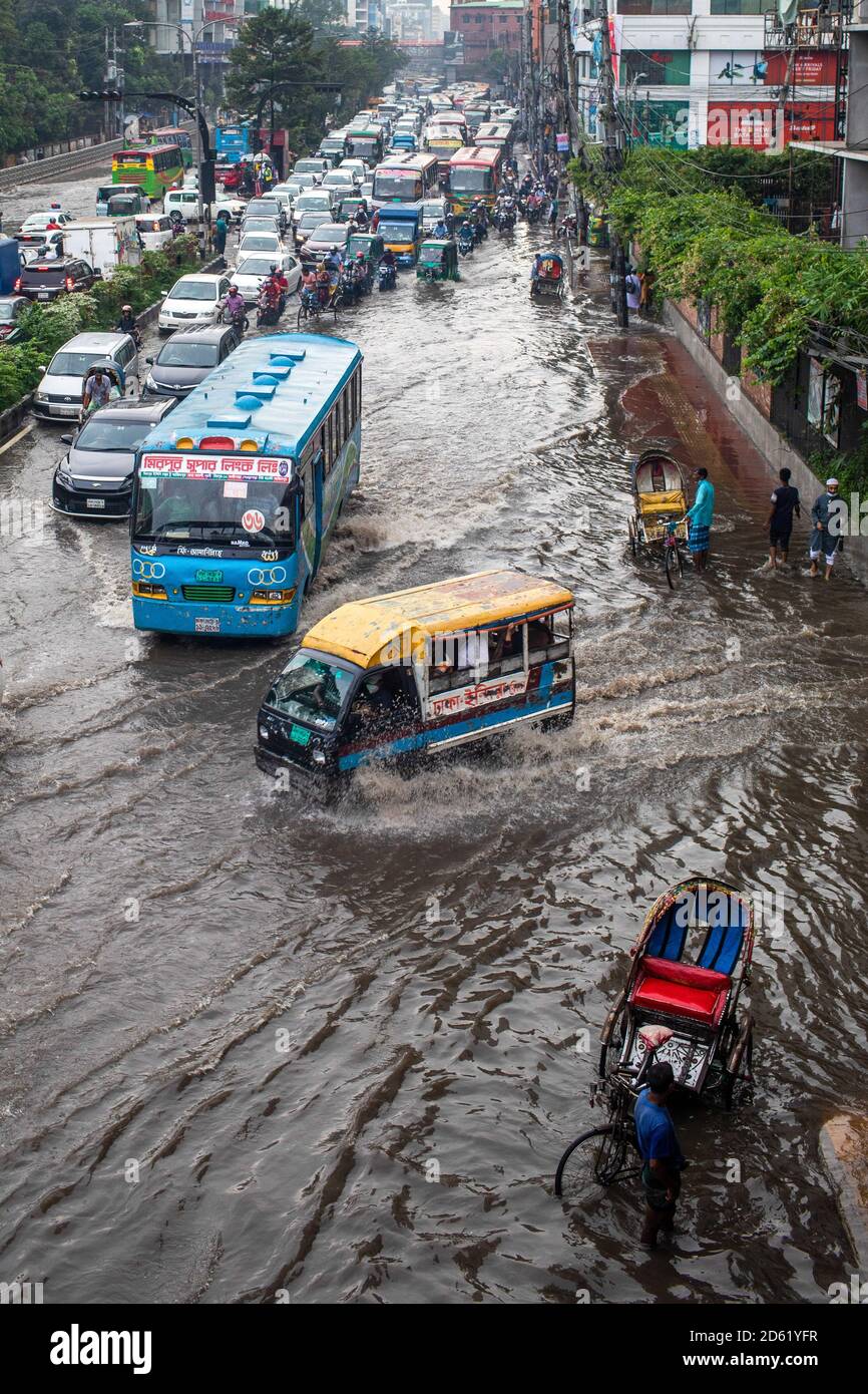 Dhaka, Bangladesh. 14th Oct, 2020. Traffic on Mirpur road which is ...
