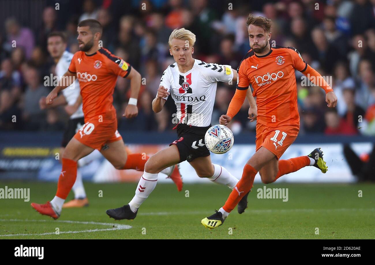 Charlton athletics andrew shinnie hi-res stock photography and images ...