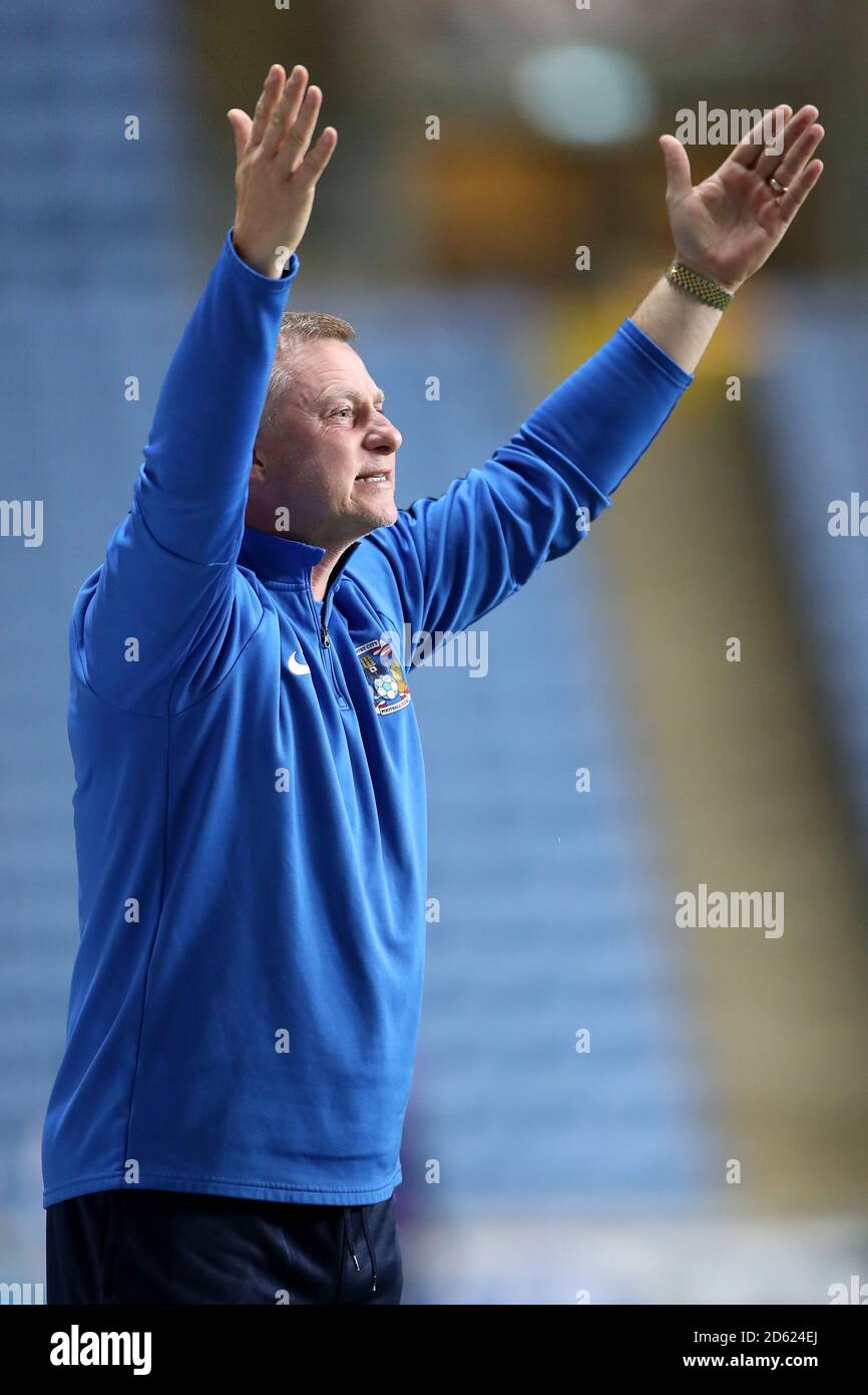 Mark robins coventry trophy hi-res stock photography and images - Alamy