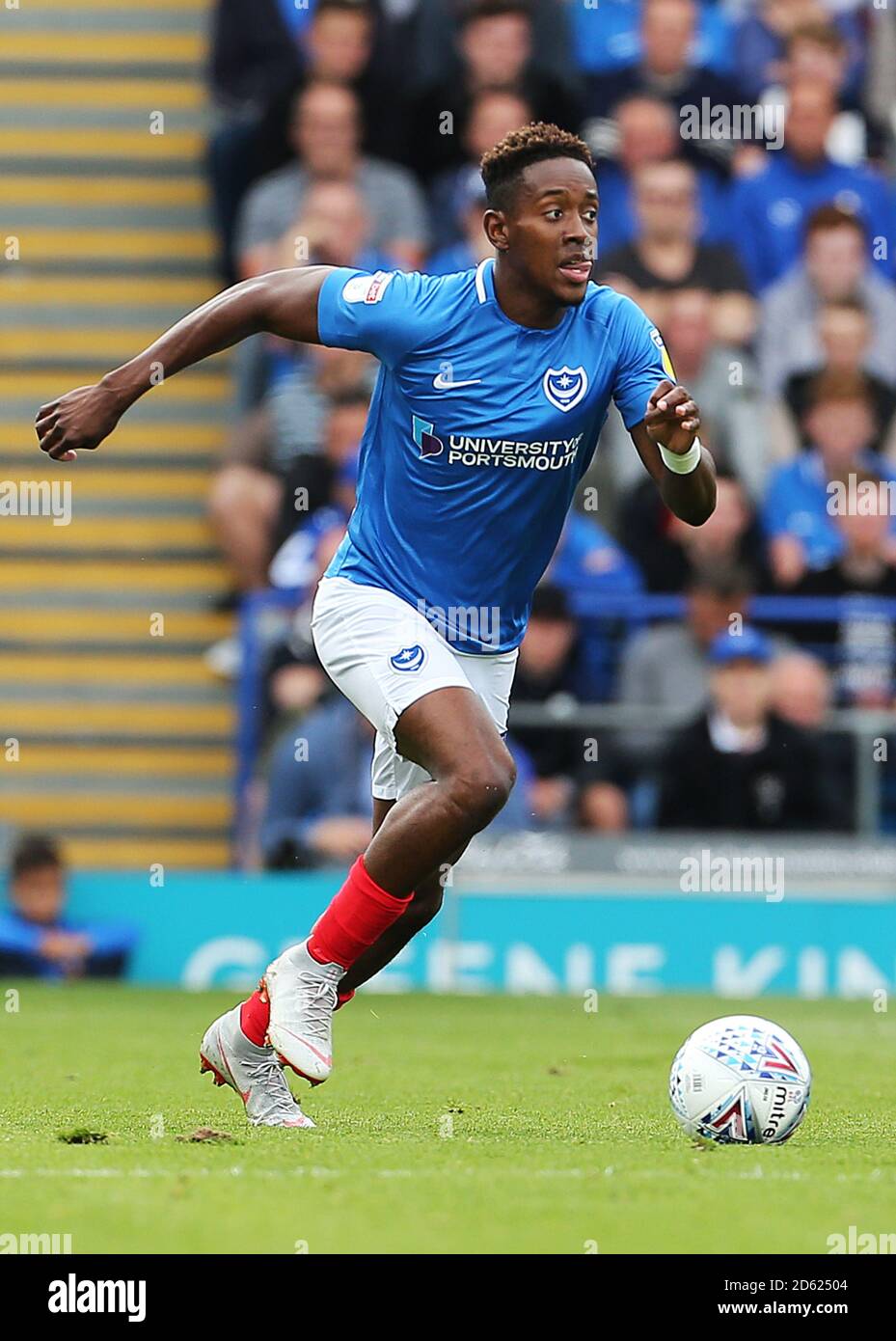 Portsmouth's Jamal Lowe Stock Photo - Alamy