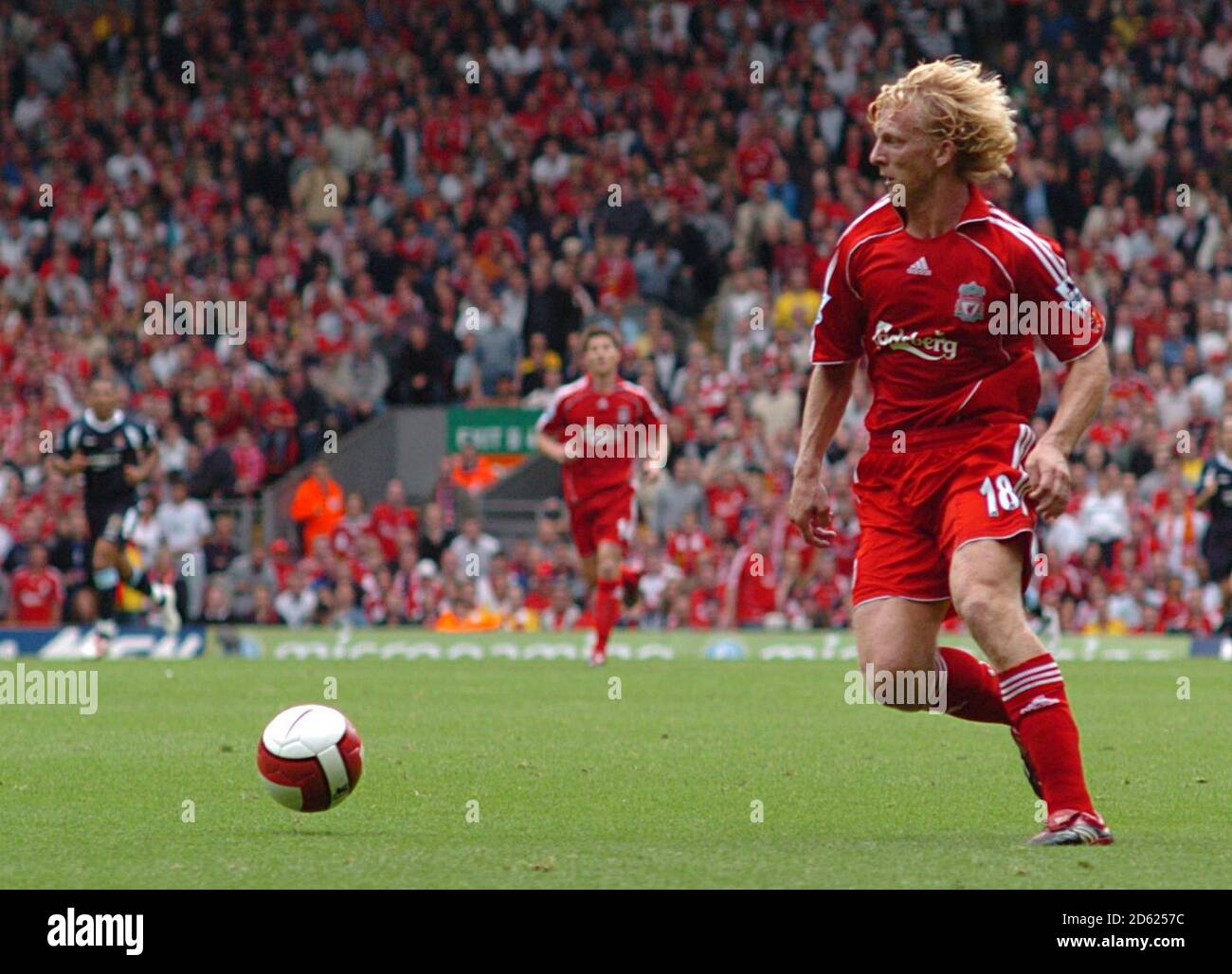 Dirk kuyt liverpool hi-res stock photography and images - Alamy