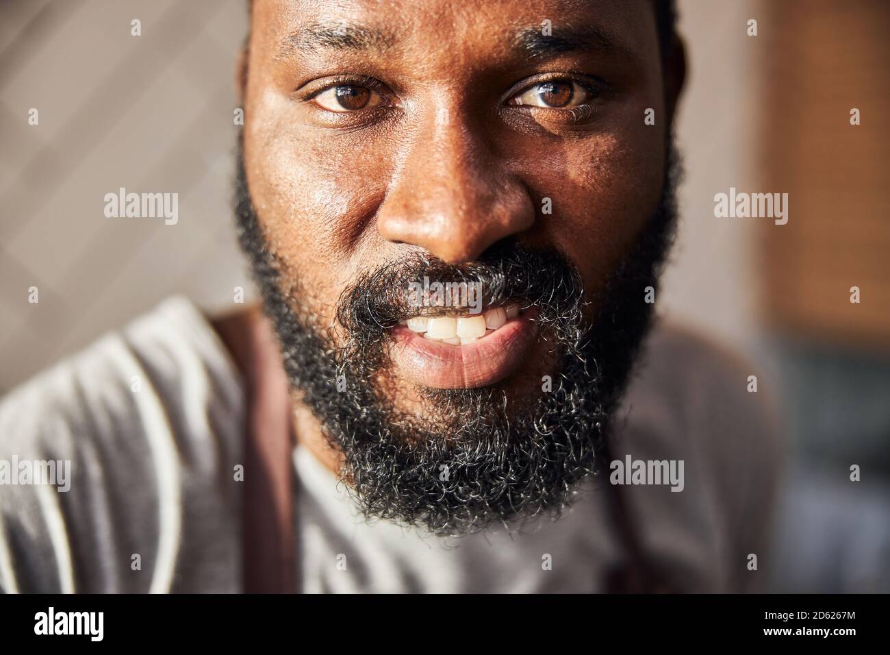 Bearded man cooking kitchen recipe hi-res stock photography and images ...