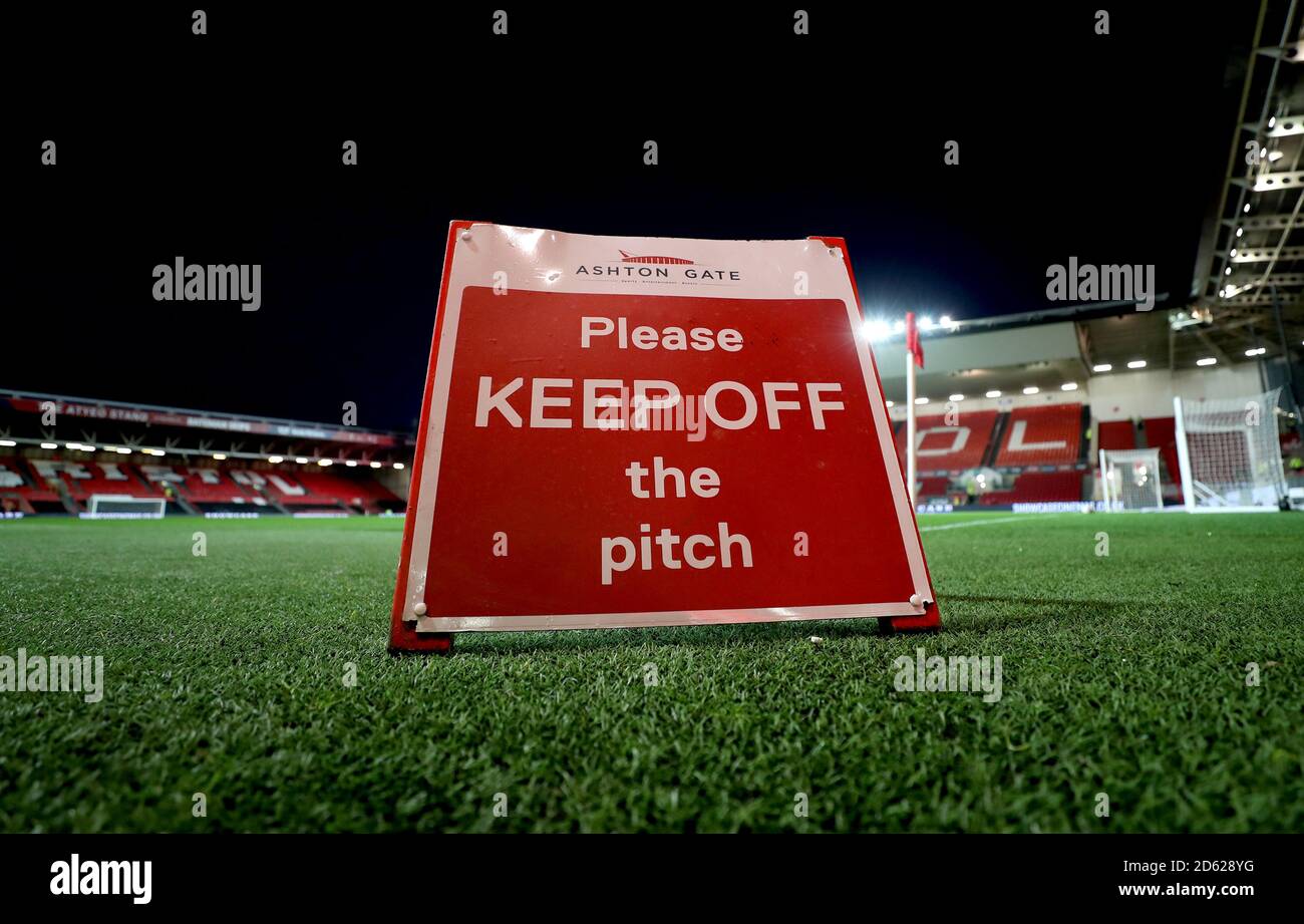Please keep off the pitch sign hi-res stock photography and images - Alamy