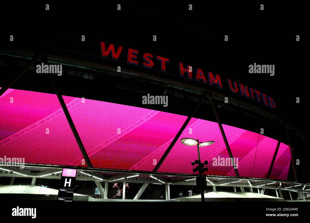 Thfc stadium hi-res stock photography and images - Alamy