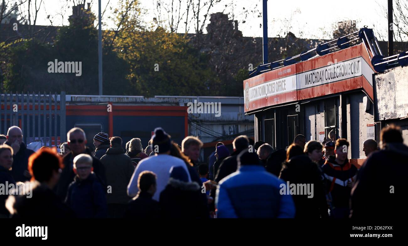 Luton supporters hi-res stock photography and images - Alamy
