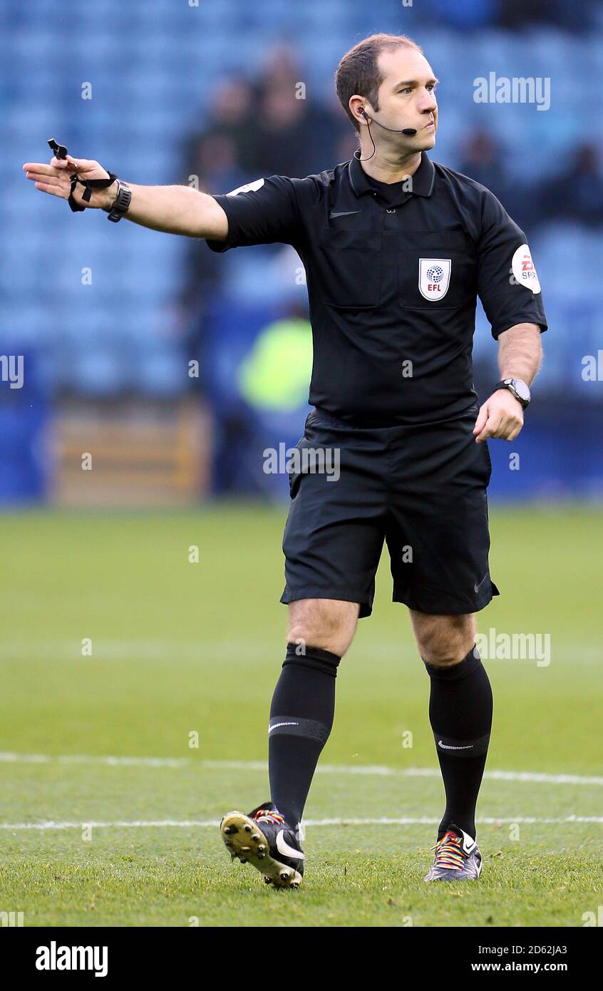 Referee Jeremy Simpson Stock Photo - Alamy