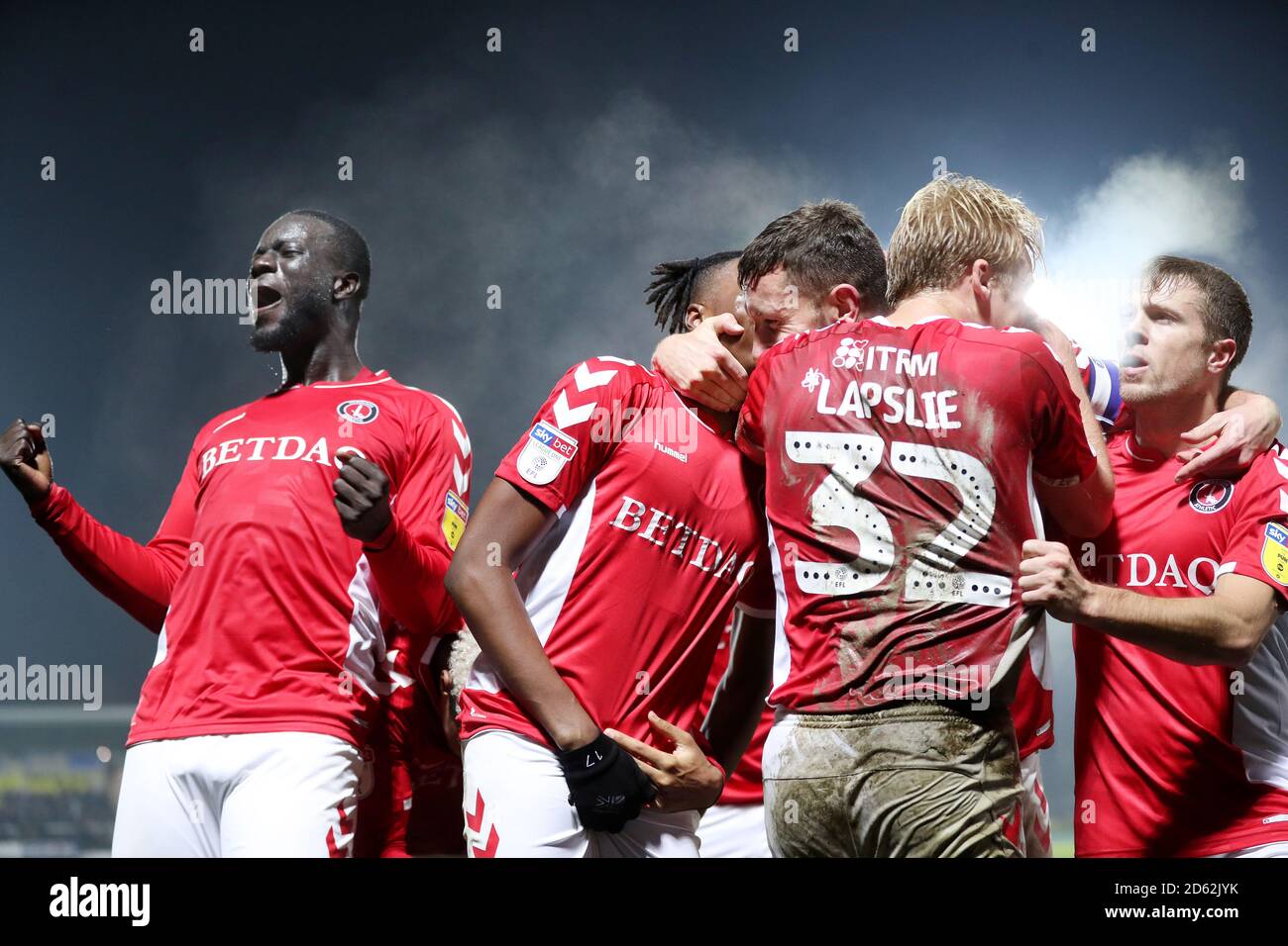 Charlton Athletic's players celebrating the winning goal Stock Photo ...