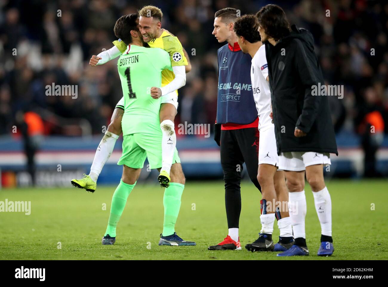 Paris Saint-Germain's Neymar (second left) celebrates with goalkeeper ...
