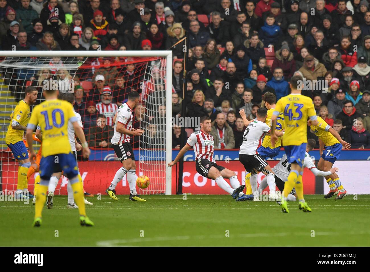 Shot on goal go wide hi-res stock photography and images - Alamy