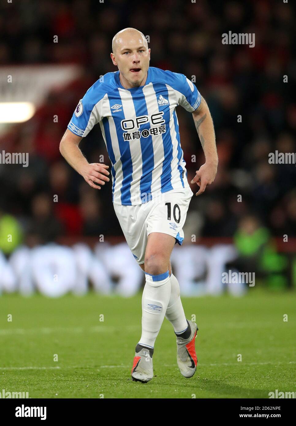 Towns aaron mooy huddersfield towns hi-res stock photography and images ...