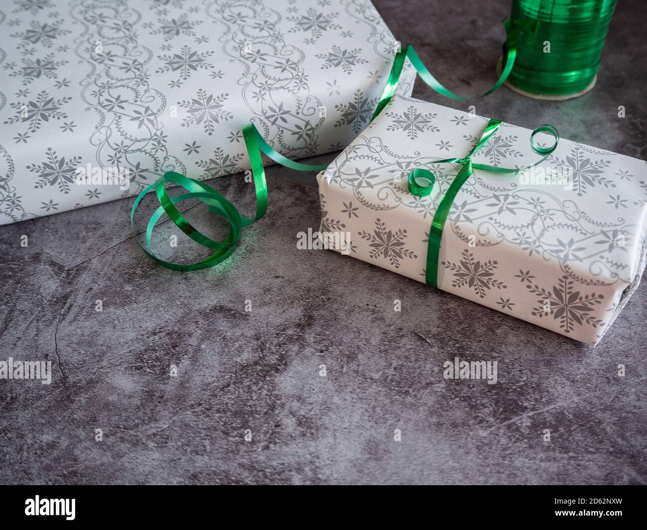 Wrapped christmas packages hi-res stock photography and images - Alamy