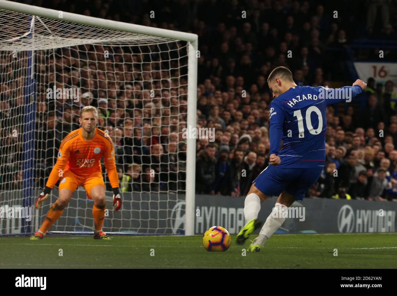 Chelsea's Eden Hazard takes a shot on goal Stock Photo - Alamy