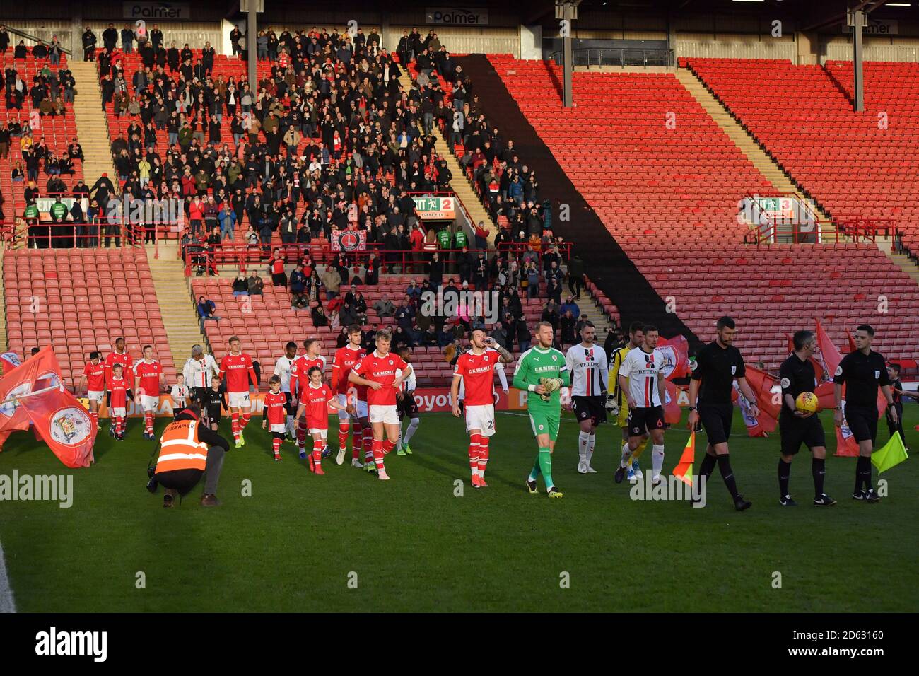 The teams take to the pitch prior to kick-off Stock Photo - Alamy