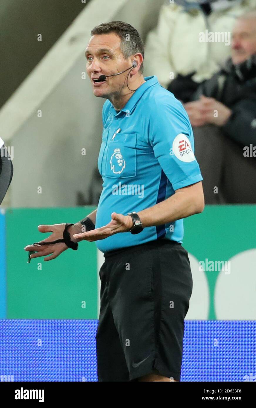 Match referee Andre Marriner Stock Photo - Alamy