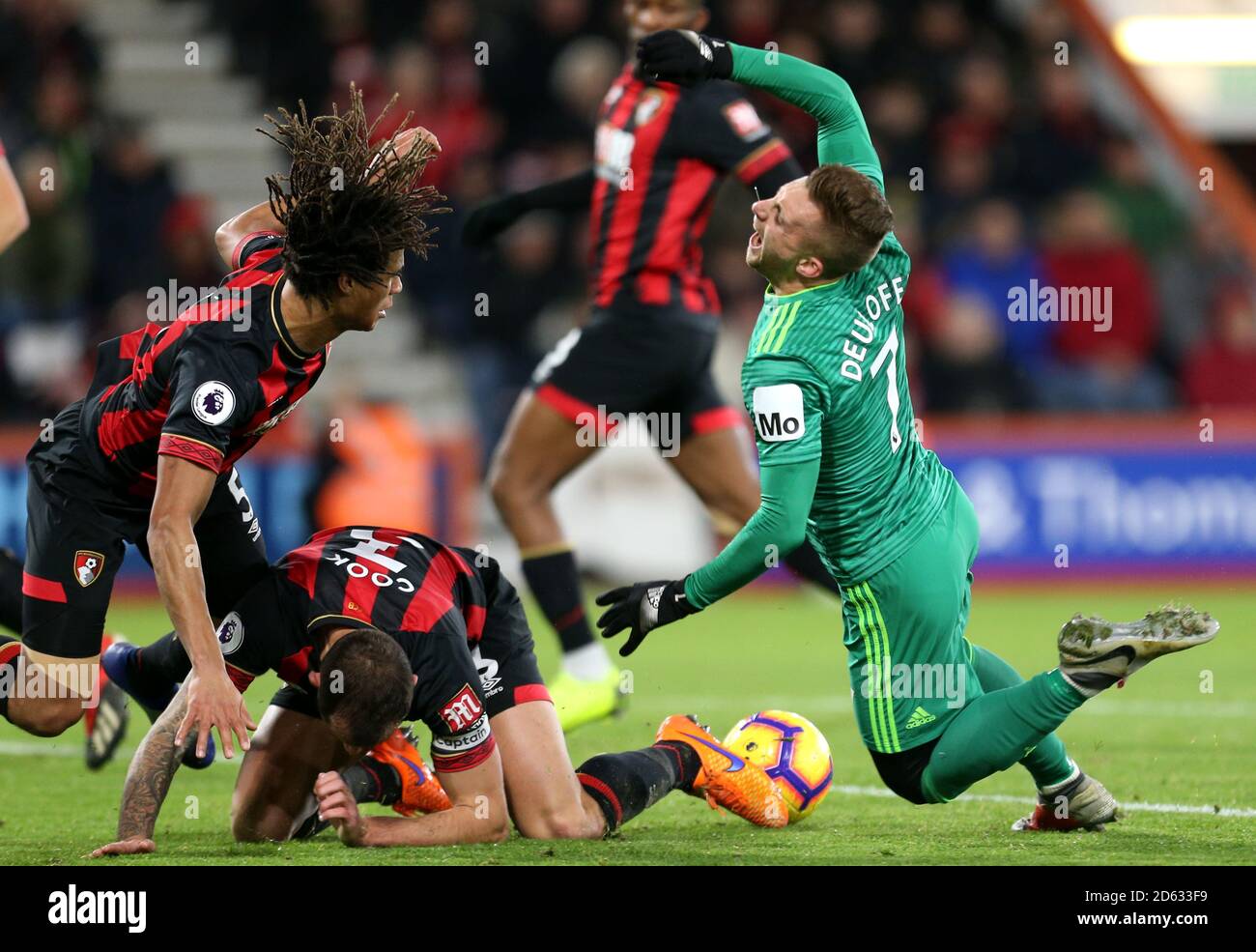 Watfords gerard deulofeu reacts hi-res stock photography and images - Alamy
