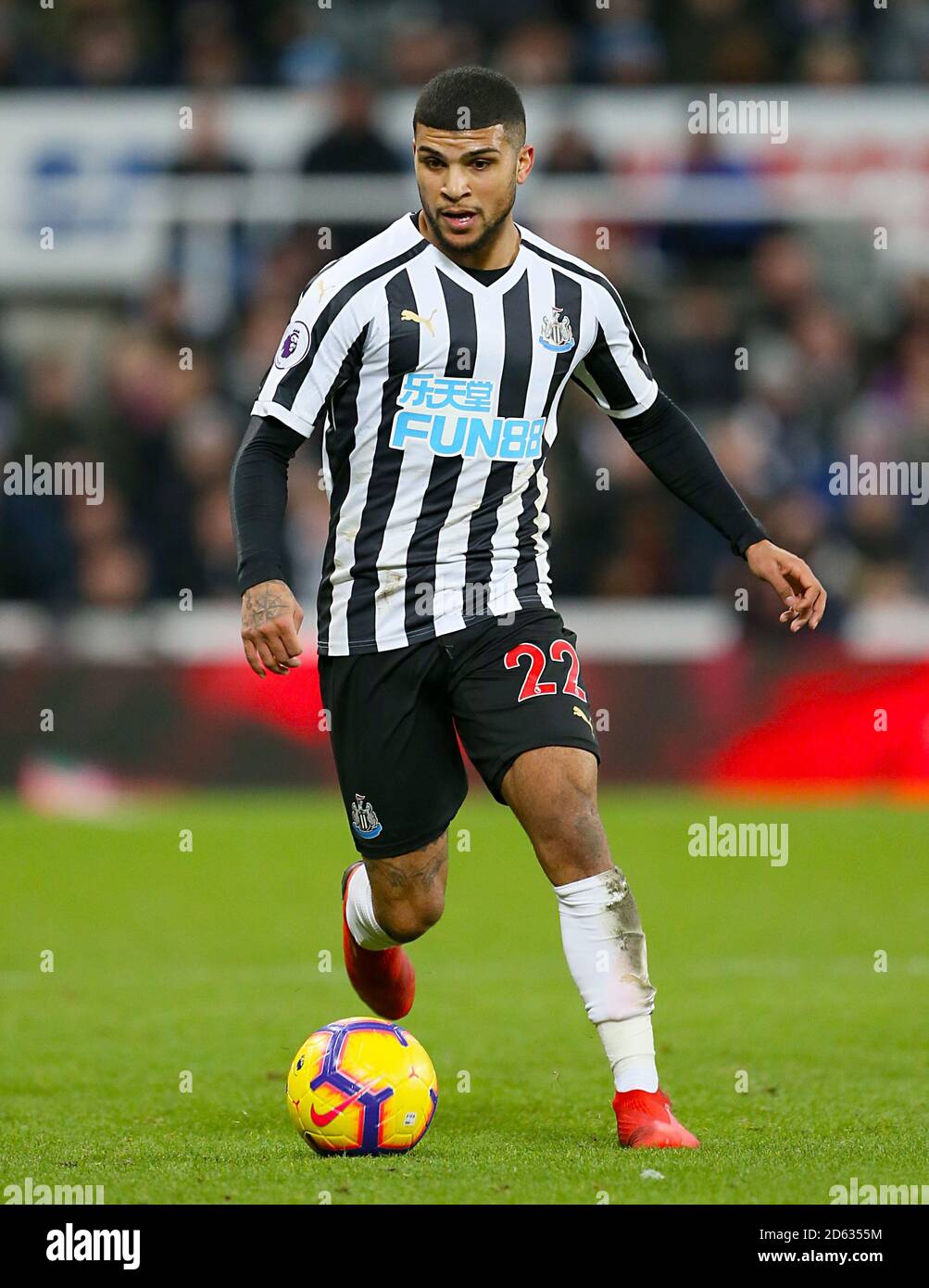 Newcastle United's DeAndre Yedlin Stock Photo - Alamy