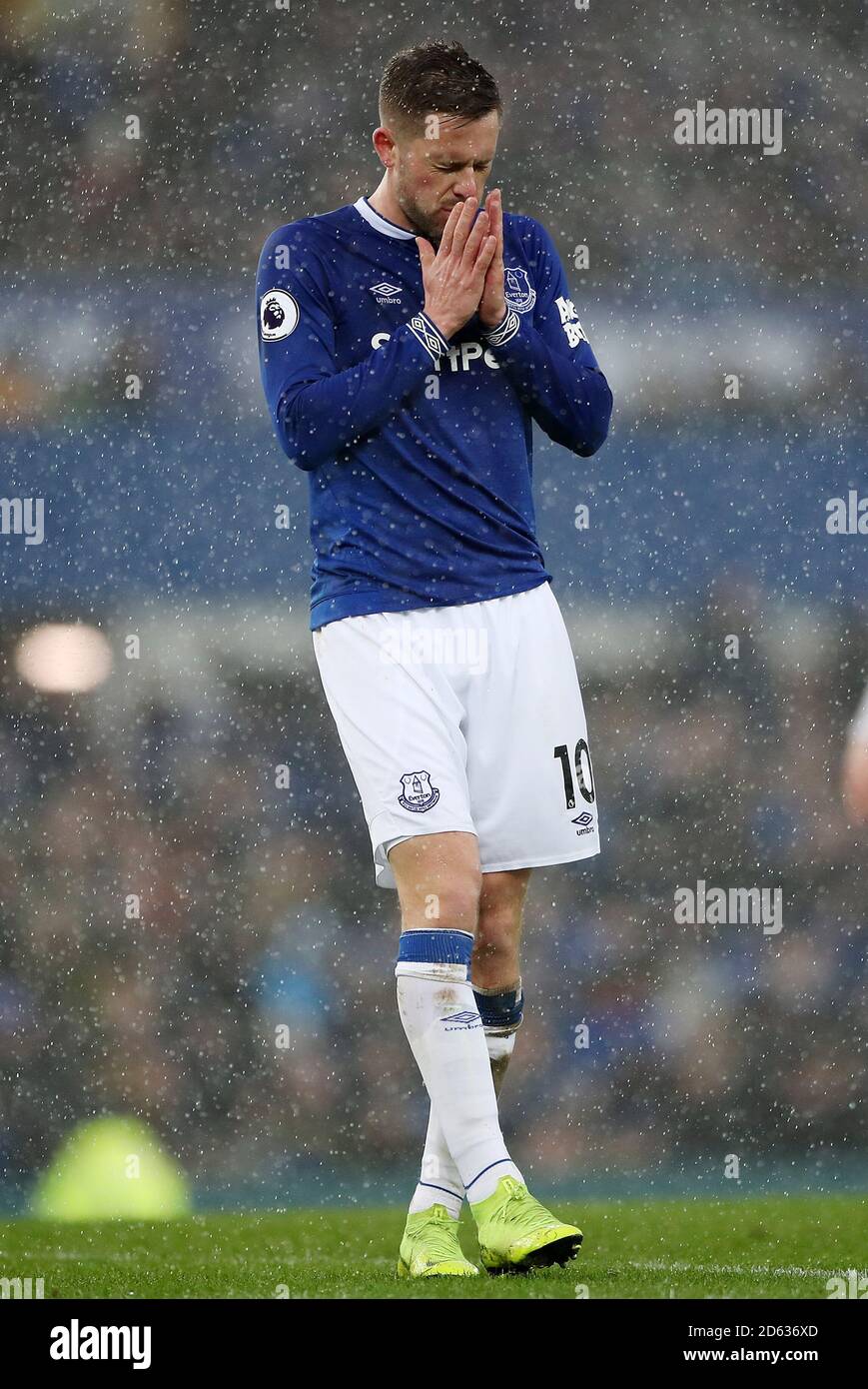 Missed shot hi-res stock photography and images - Alamy