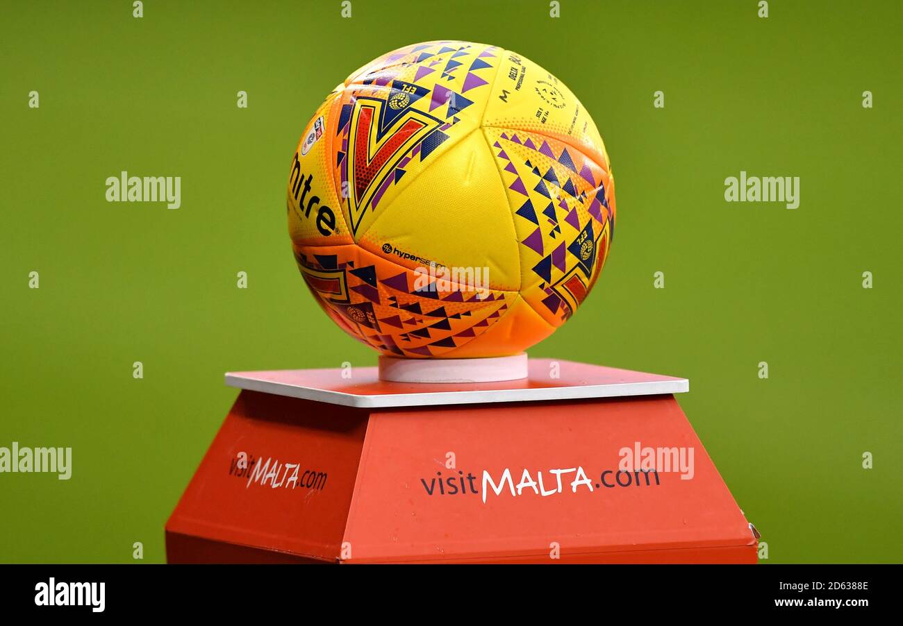 A general view of a Mitre match ball Stock Photo - Alamy