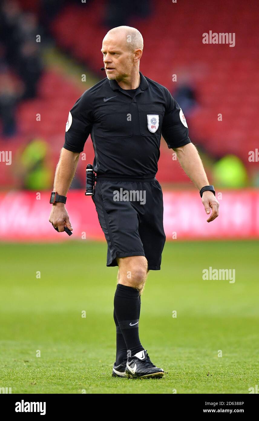 Match referee Andy Woolmer Stock Photo - Alamy