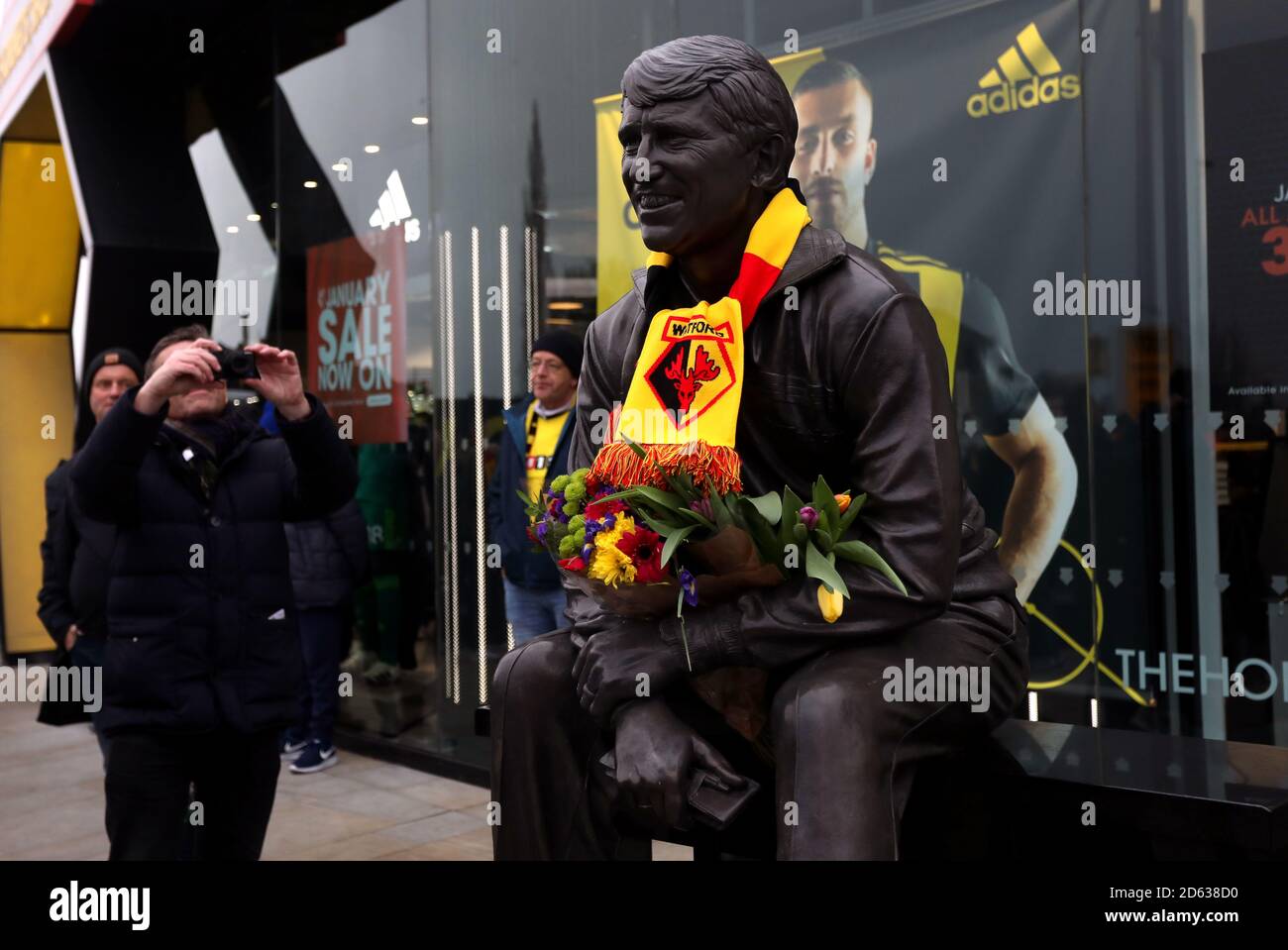 The graham taylor statue outside ground hi-res stock photography and ...