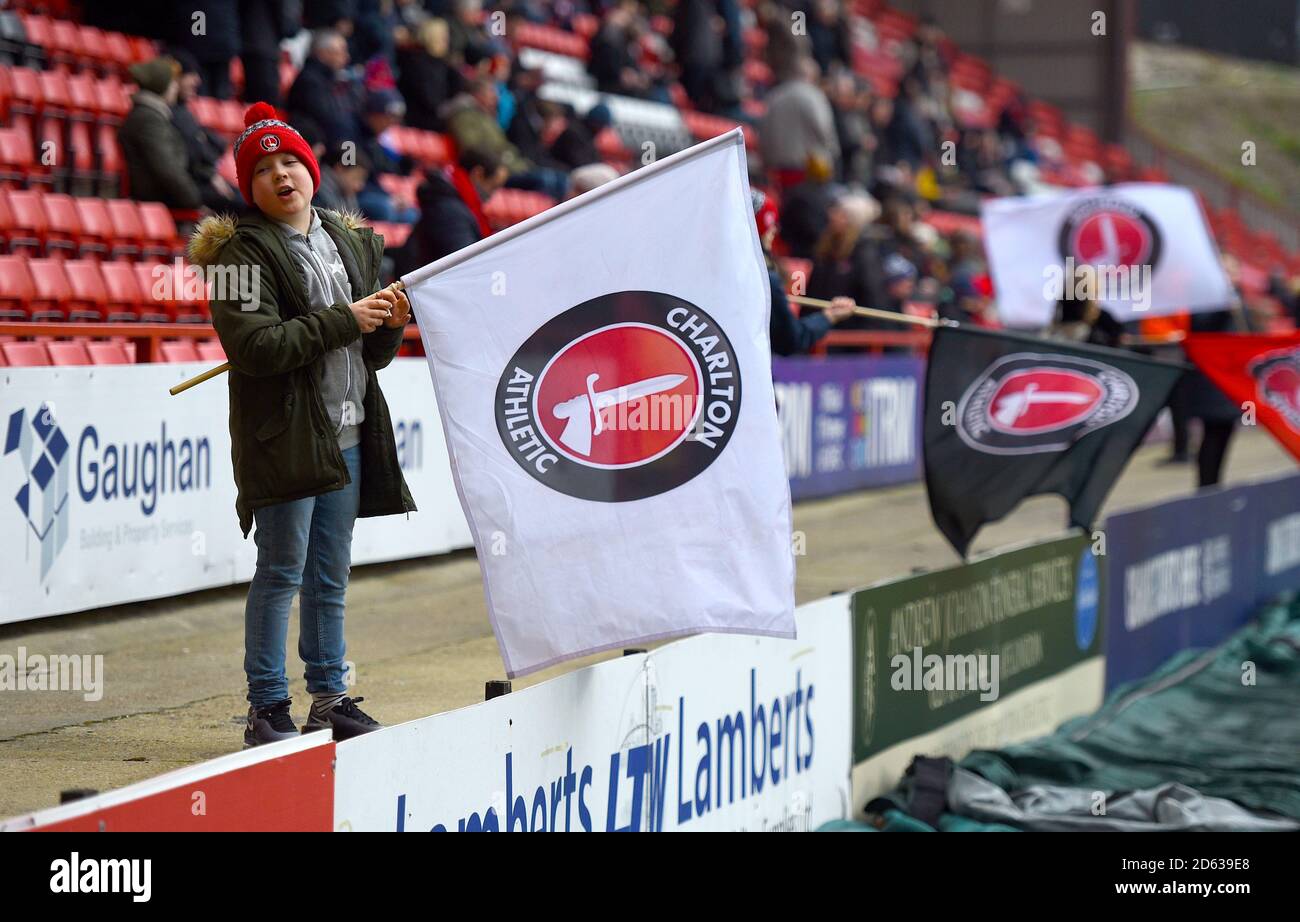 Charlton fans flag hi-res stock photography and images - Alamy