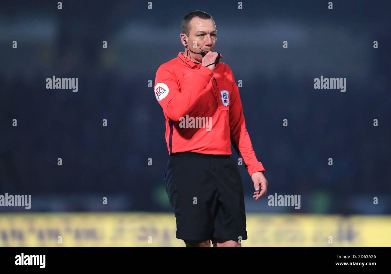 Referee Kevin Friend Stock Photo - Alamy